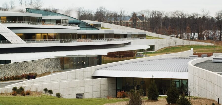 Howard Hughes Medical Institute's Janelia Farm Research Building - CRSI ...